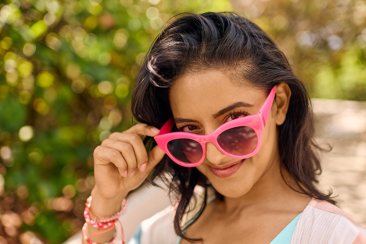 Eyebrow Threading vs. Waxing: How to Make the Right Choice | Waxing the ...