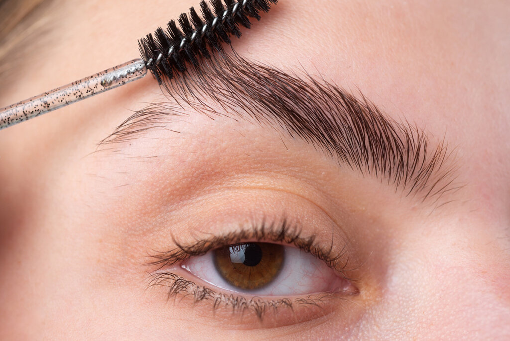 Eyebrow Threading vs. Waxing: How to Make the Right Choice | Waxing the ...
